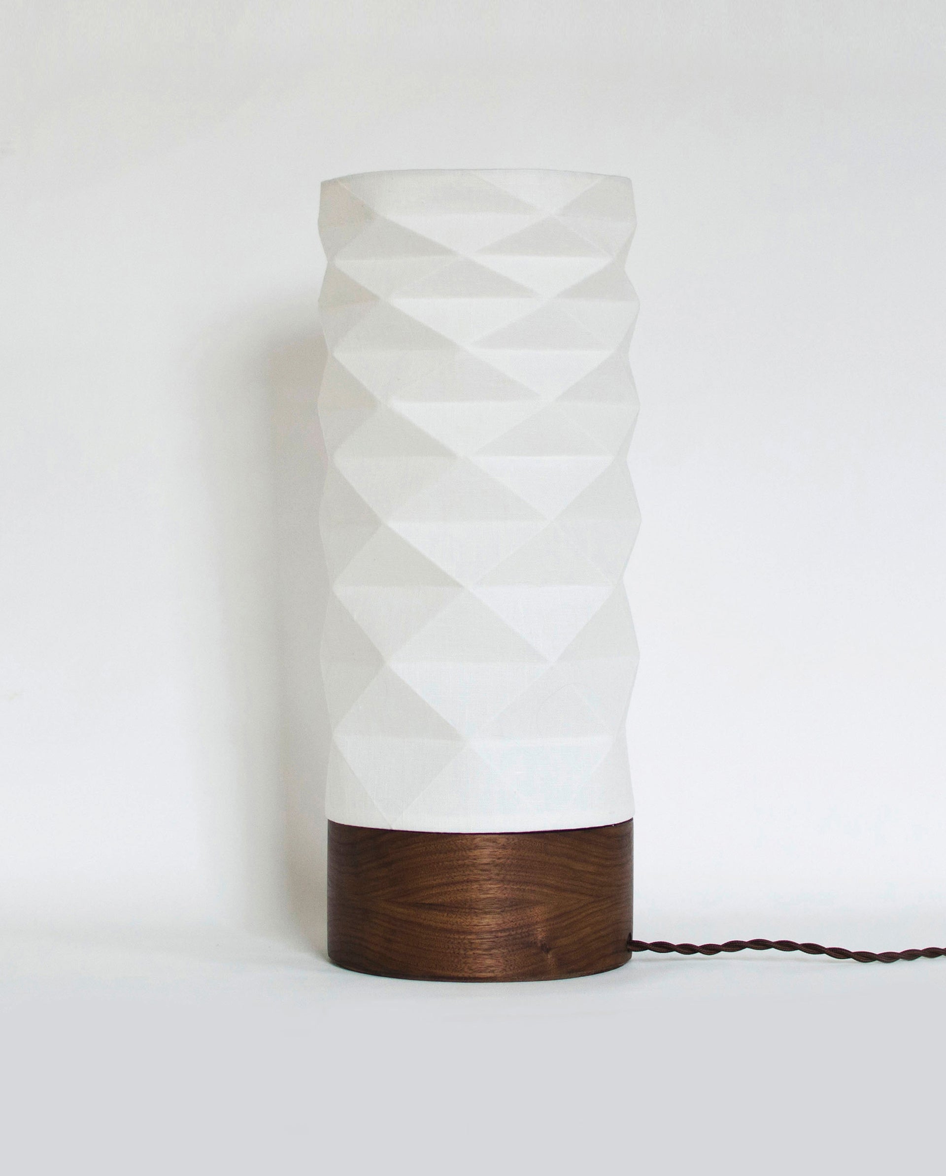 TōRō Table Lamp / Round Base – laloupedesign