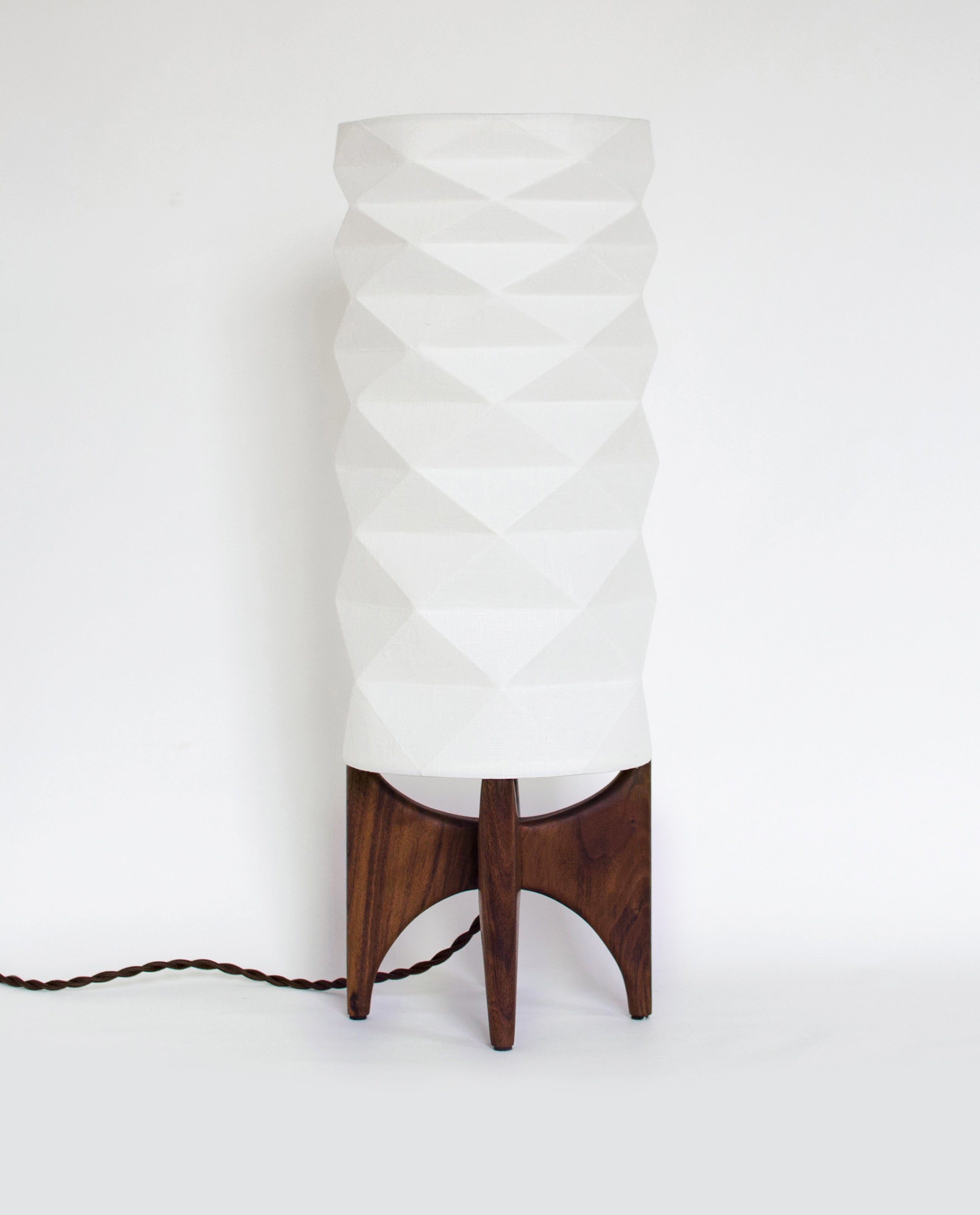 Tall TōRō Table Lamp – laloupedesign